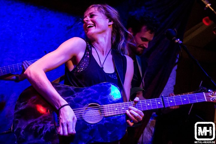 Pinski feiern ihr Debüt im Kölner Barinton – metal-heads.de