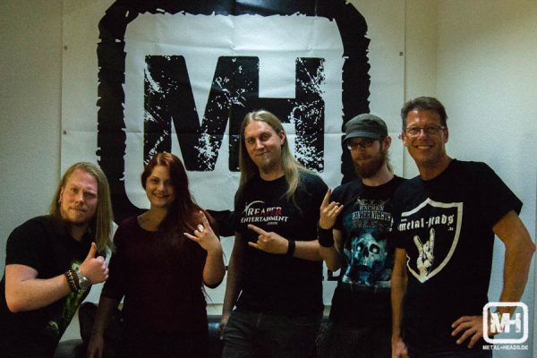 ELVELLON – Das große Videointerview mit den Shootingstars – metal-heads.de